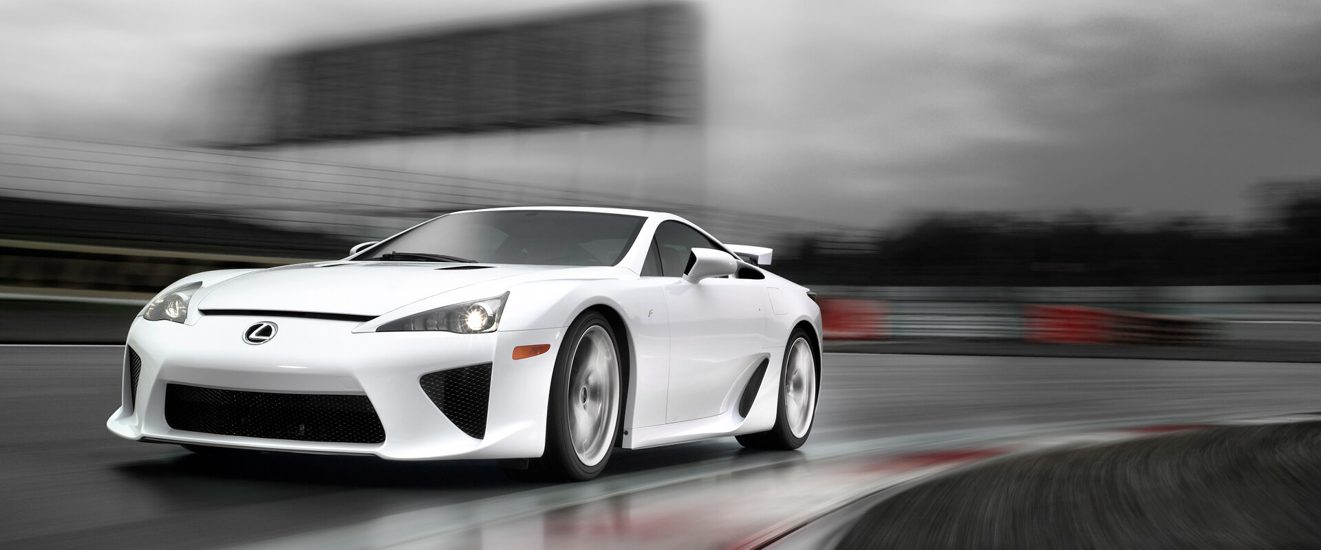 La Marca F | Lexus Peru