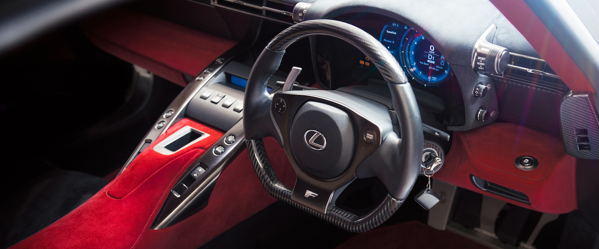 La Marca F | Lexus Peru