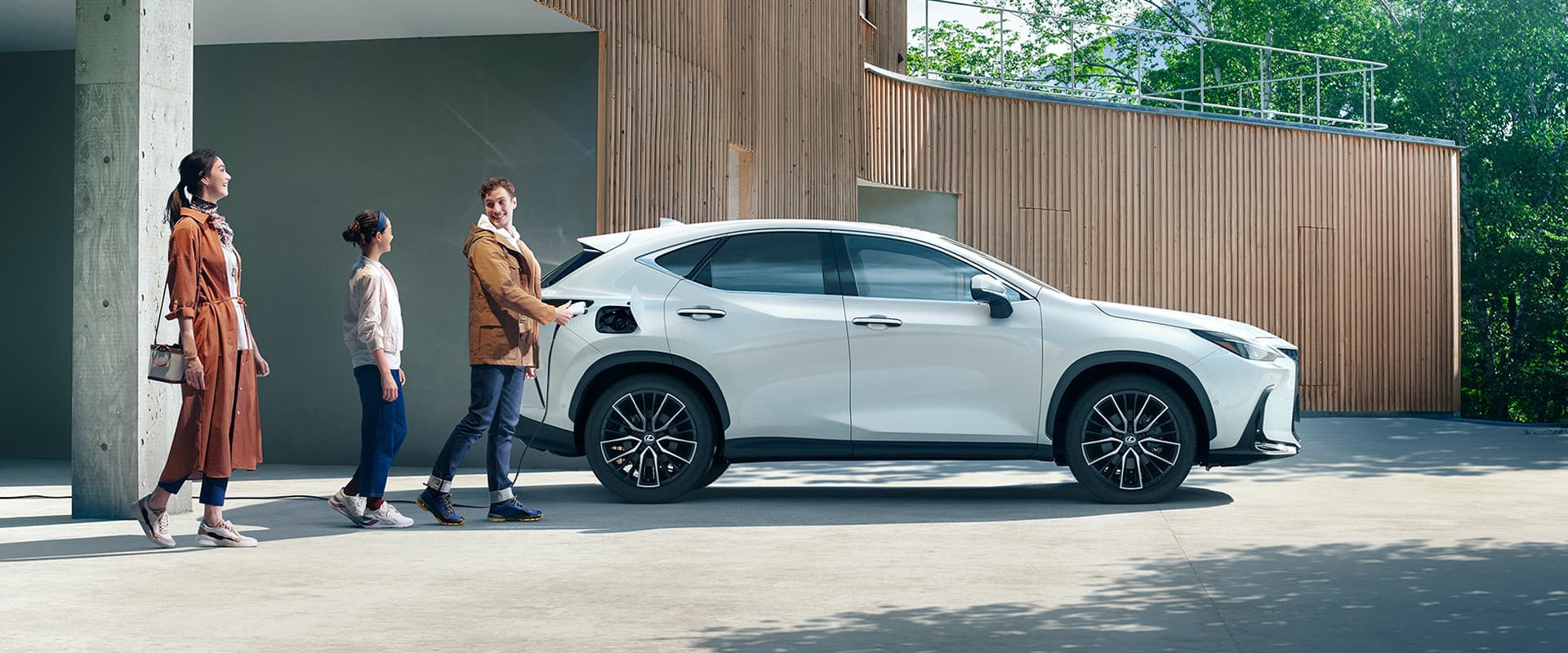 Lexus NX 450h+ | SUV | Crossover | Lexus (Country Name)
