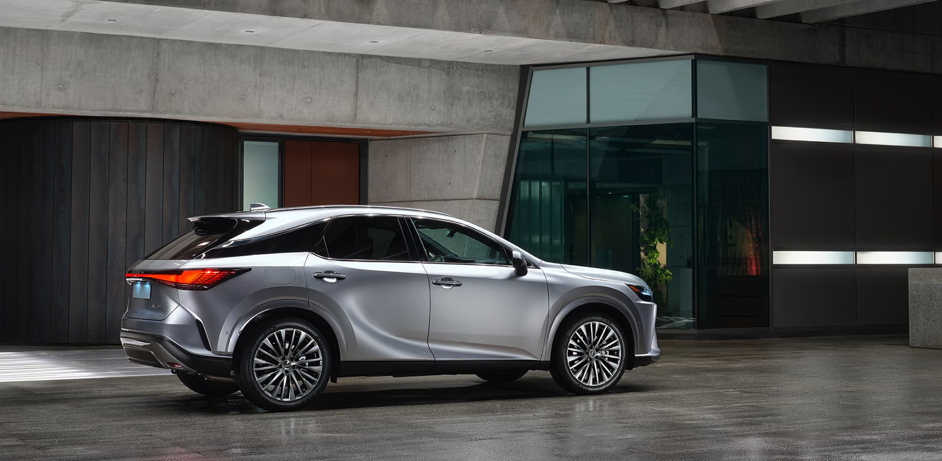 Lexus RX 450h+ | SUV | Crossover | Lexus Peru