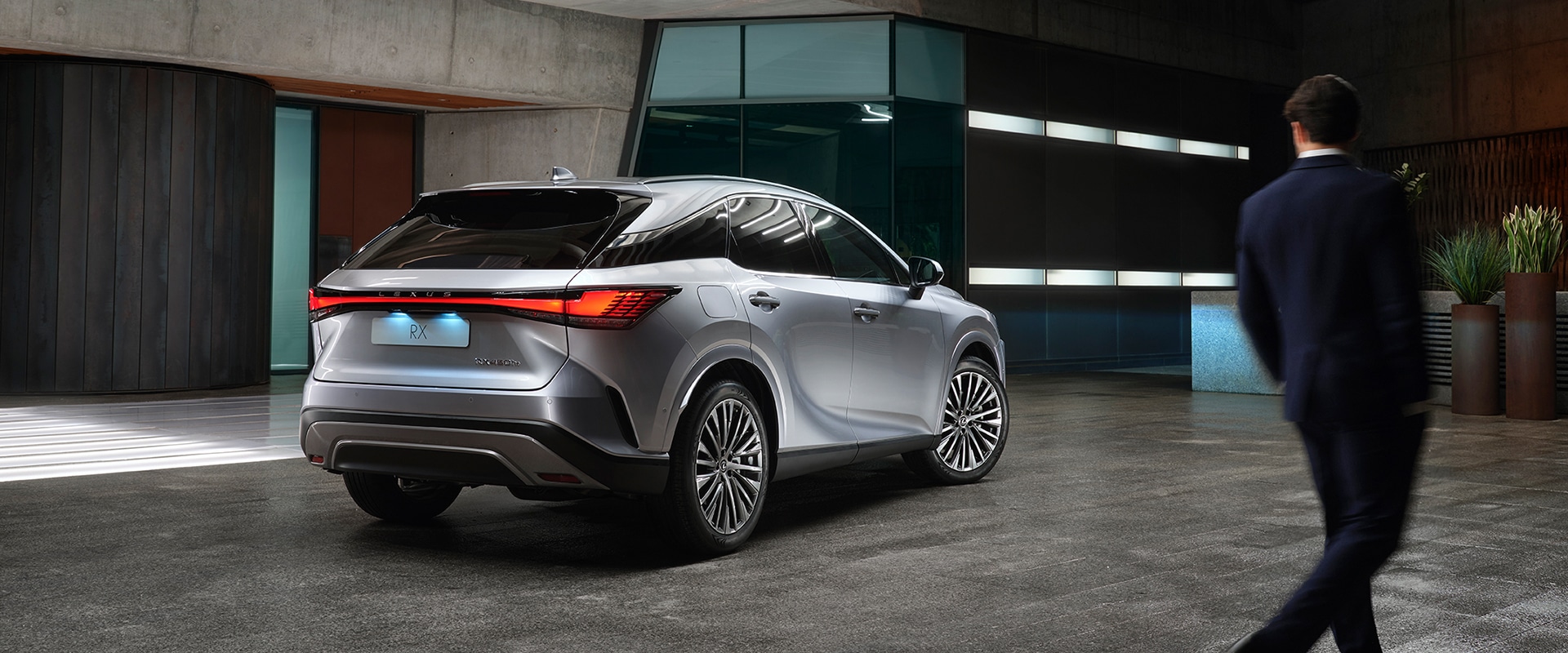 Lexus RX 450h+ | SUV | Crossover | Lexus Peru