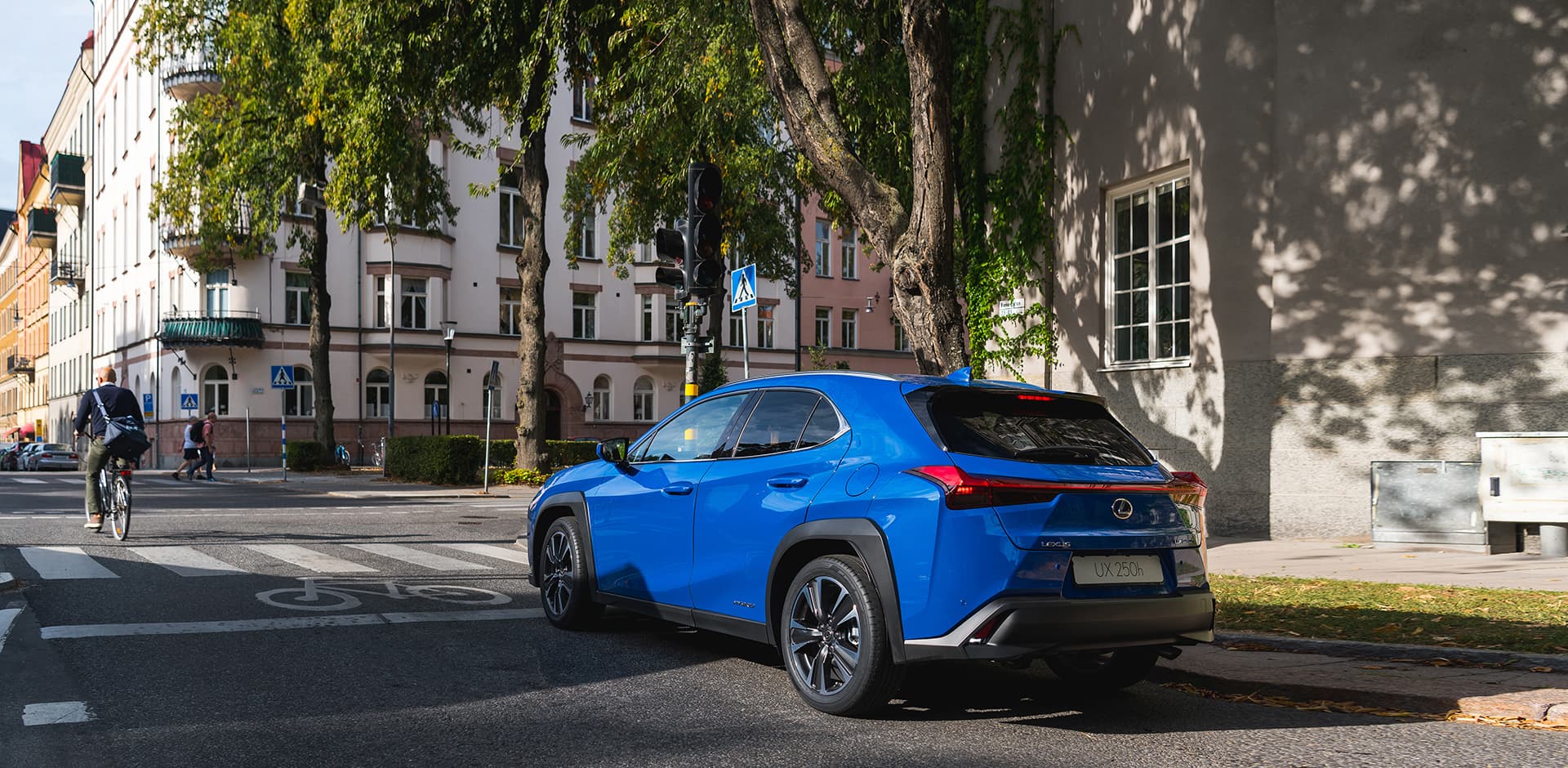 Lexus UX 300h Luxury: un potente vehículo híbrido eléctrico